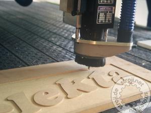 Rezkalni stroji Rezkalni stroj MECAPRO 3020 rabljeno - Pr...